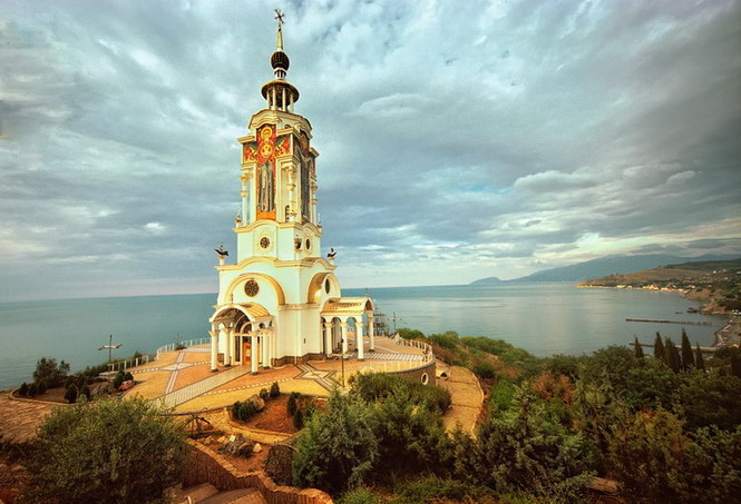 The Wonder of Crimea: Lighthouse Church | Step2Love blog